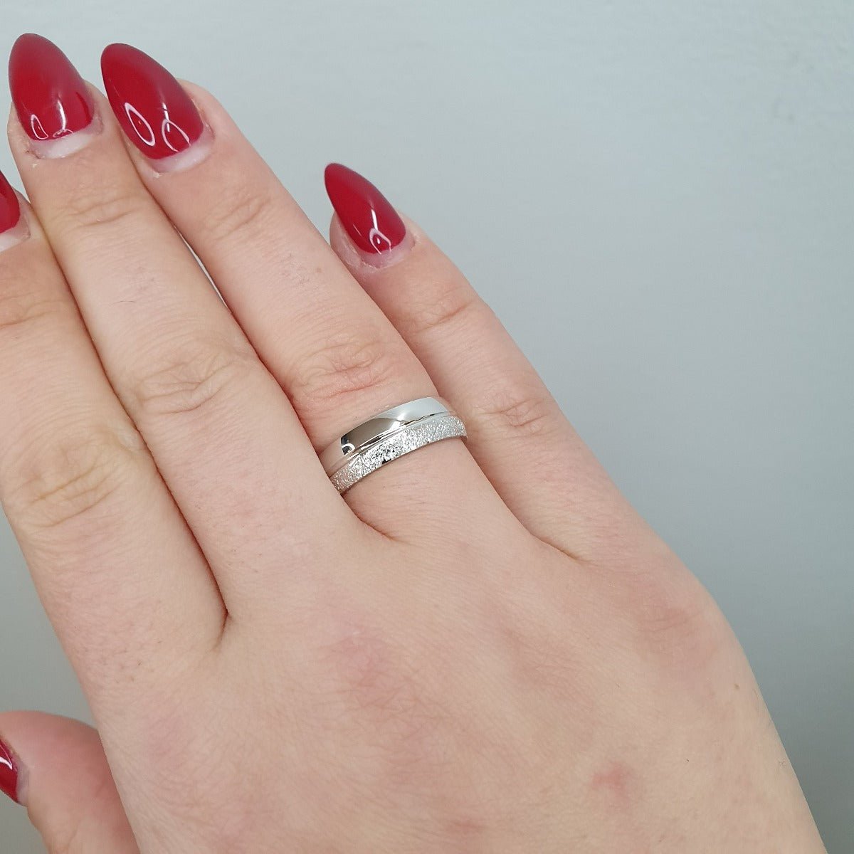 Förlovningsring Sofia - Smyckesbutiken