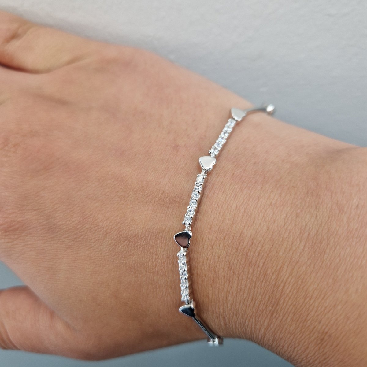 Stelt armband i äkta silver med hjärtan & stenar – Smyckesbutiken